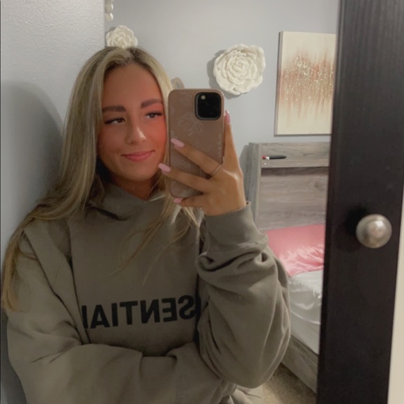 Paula's Closet (@paula_radman) | Poshmark